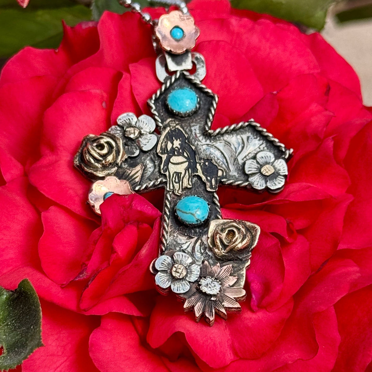 Breakaway Roper Pendant – The Rowdy Rose